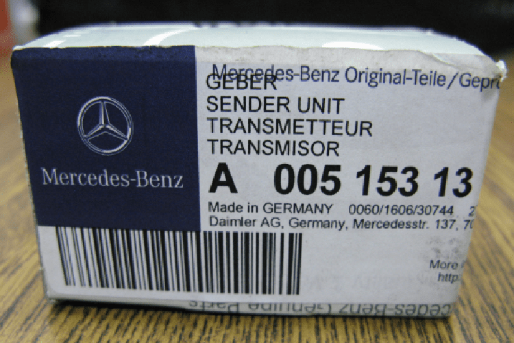 Підробні автозапчастини: датчик положення розподільного валу Mercedes ...
