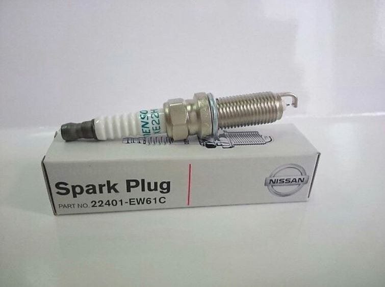 Підробні автозапчастини: свічка запалювання Nissan 22401-EW61C ...